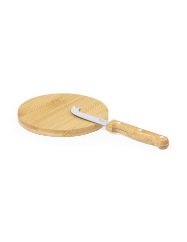 Set de quesos de línea nature, fabricado en bambú y acero inoxidable. Incluye tabla de corte y ...